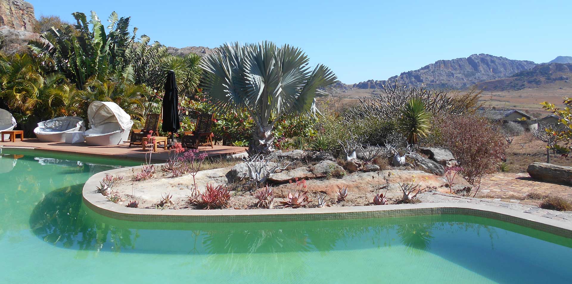 Satrana Lodge - Hotel parc de l'Isalo Madagascar sur la RN7